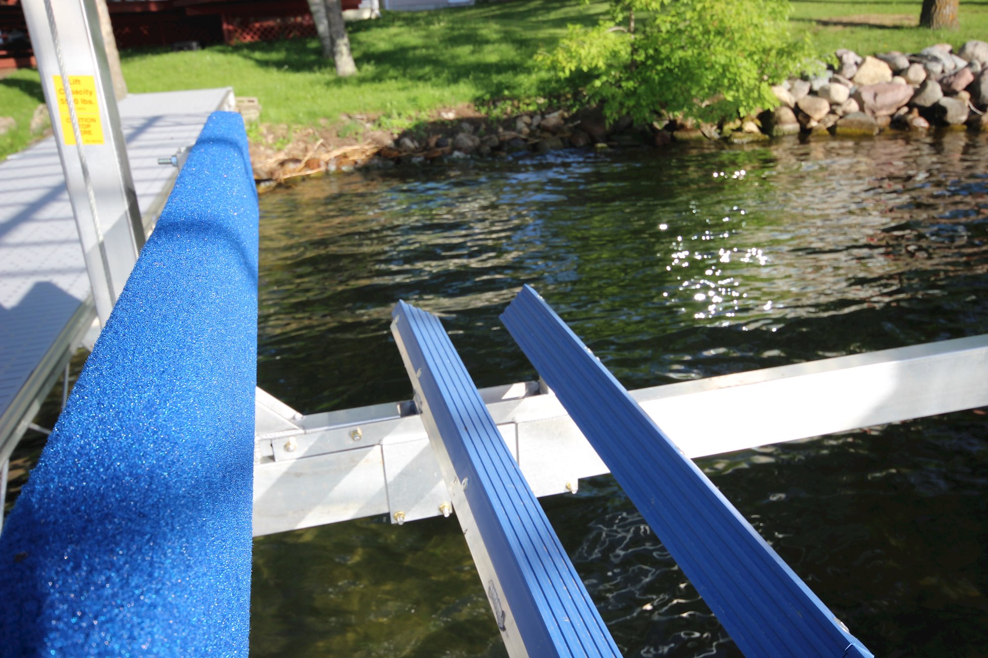 Pontoon Lift: Shoremaster Pontoon Boat Lift Systems | ShoreMaster